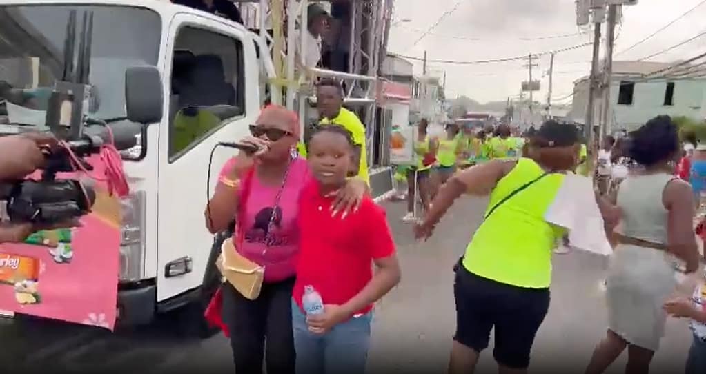 VIDEO: Erna-Mae and woman got at it during carnival activities - Antigua News Room