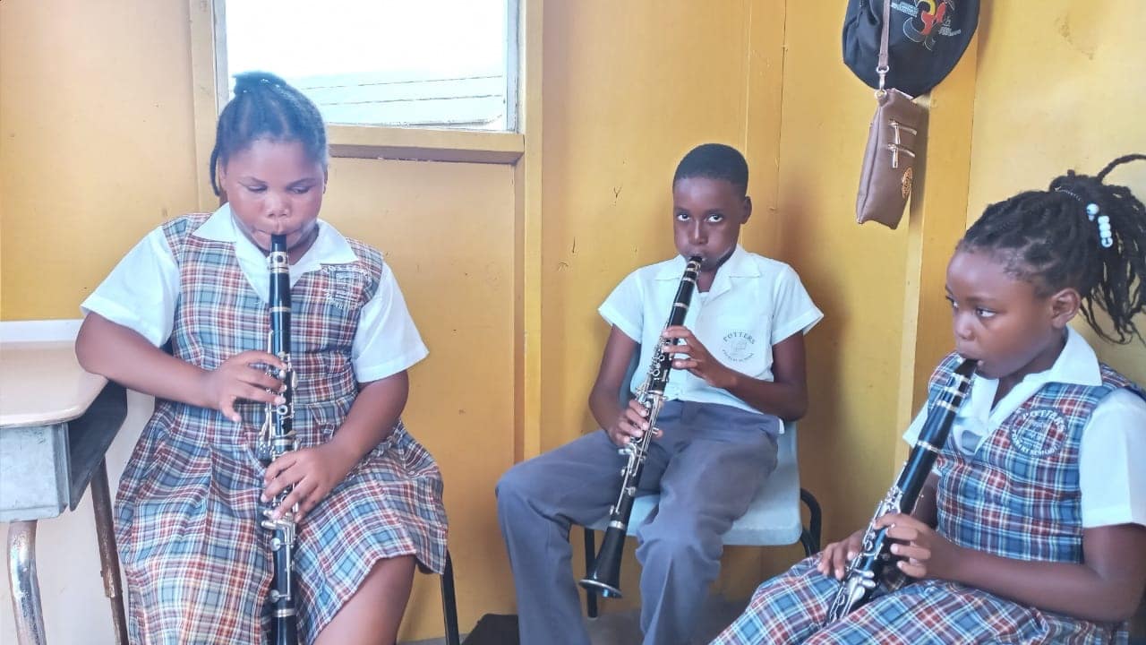 The ABYSO presents the gift of music to the Potters Primary School ...