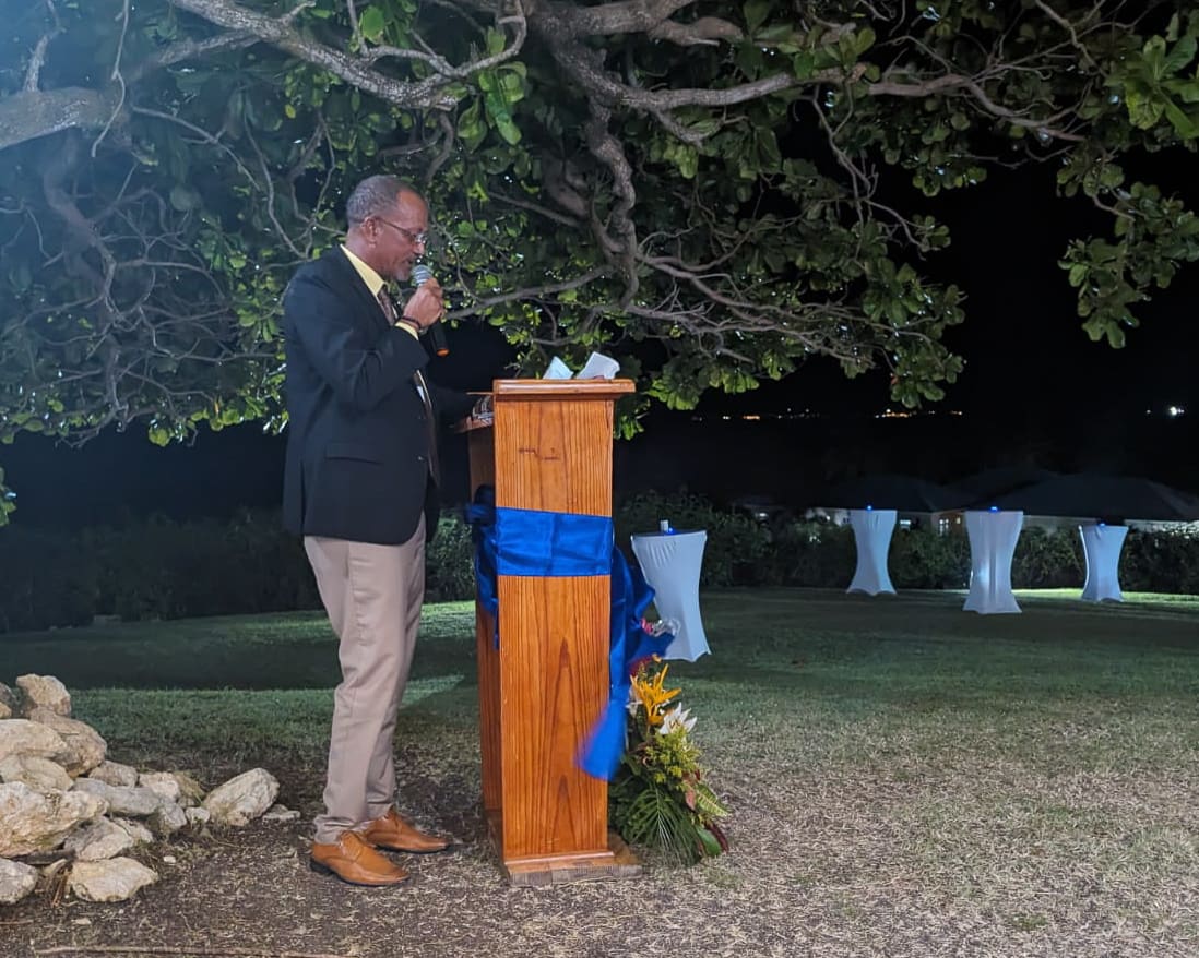 Devon Warner to speak at VIS2024, 10,000 attendees expected at summit ...