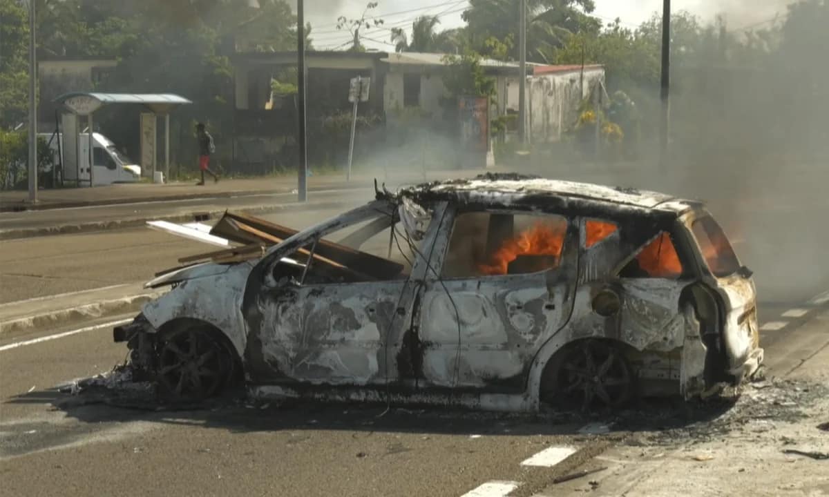 Violent protests force Martinique airport to close - Antigua News Room