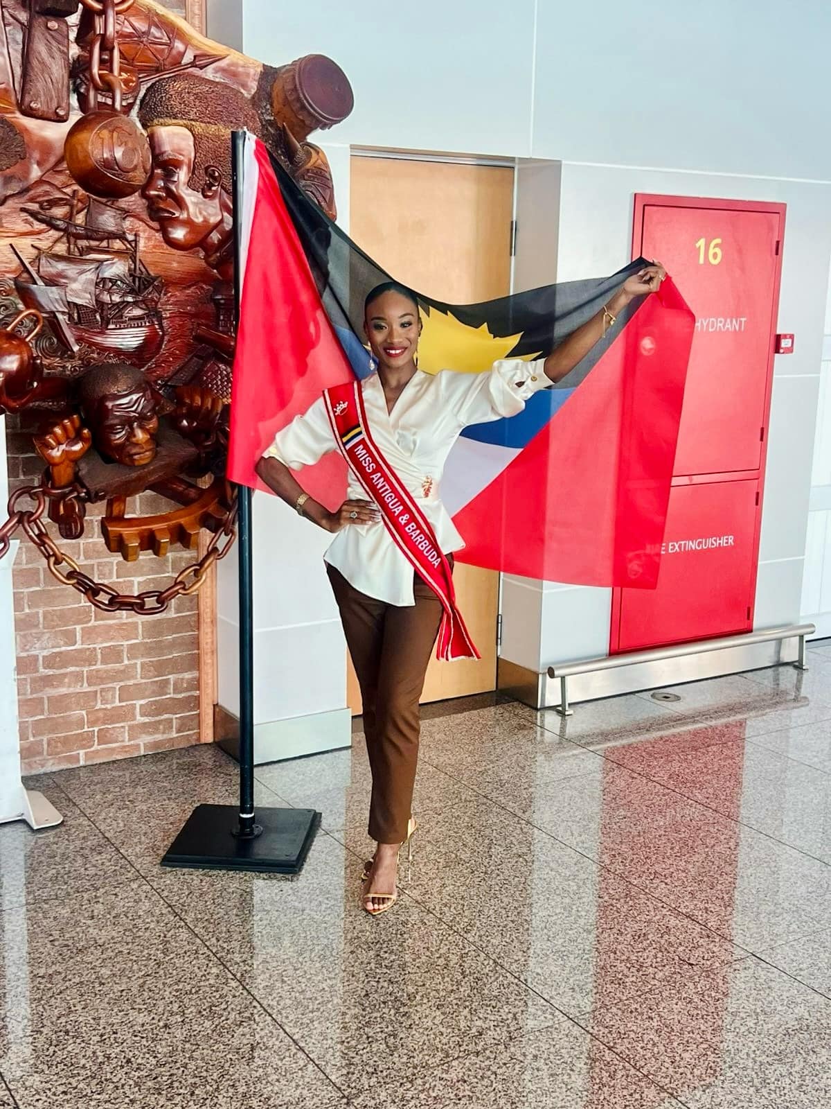 Queen Kia departs for Dominica to represent Antigua and Barbuda at Miss ...